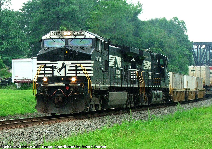 NS 9789 214 @ 1033hrs.